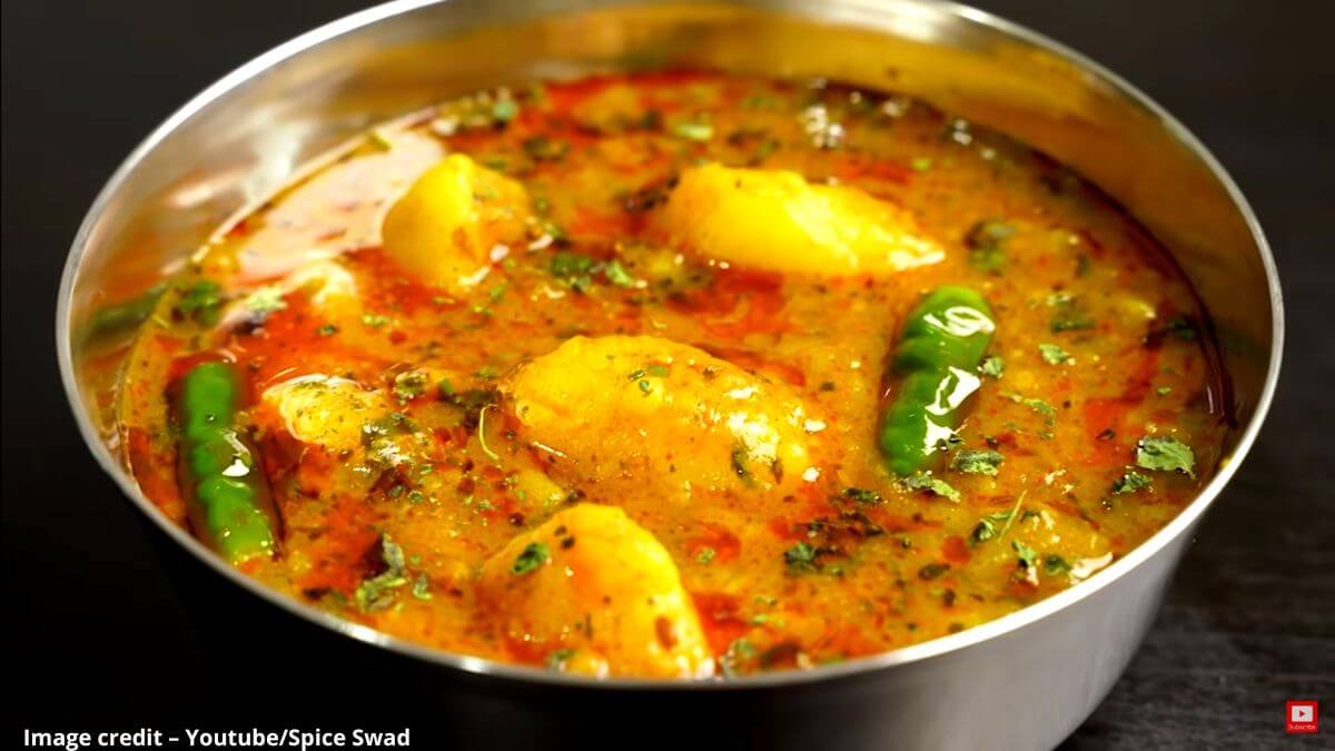 રસાવાળા બટાકા નું શાક બનાવવાની રીત | rasa vada batata nu shaak banavani ...