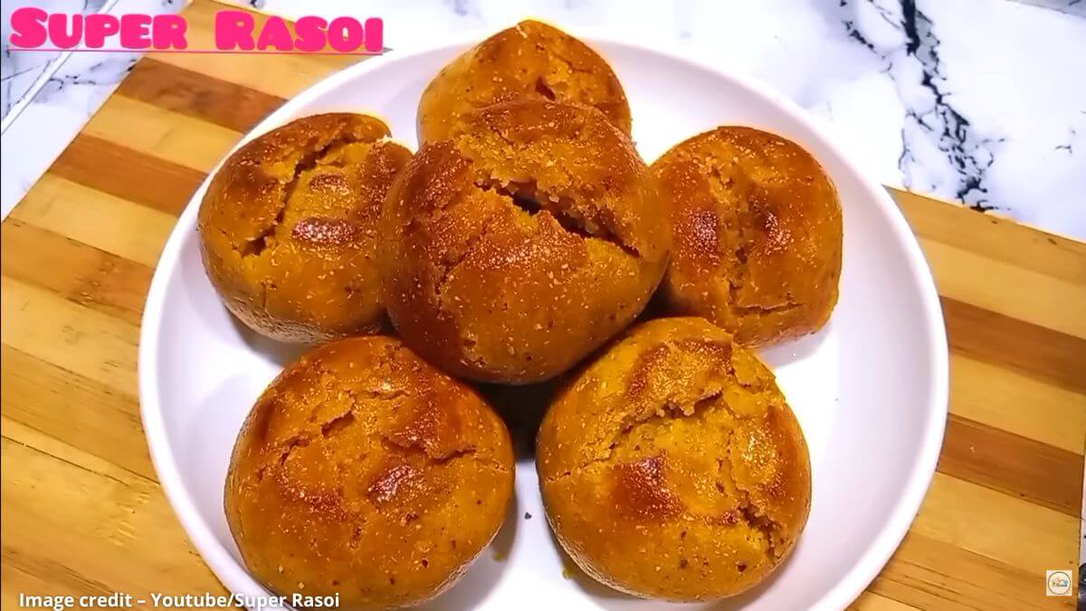 મકાઈ ના લોટ ની બાફલા બાટી બનાવવાની રીત | makai na lot ni bafla bati ...