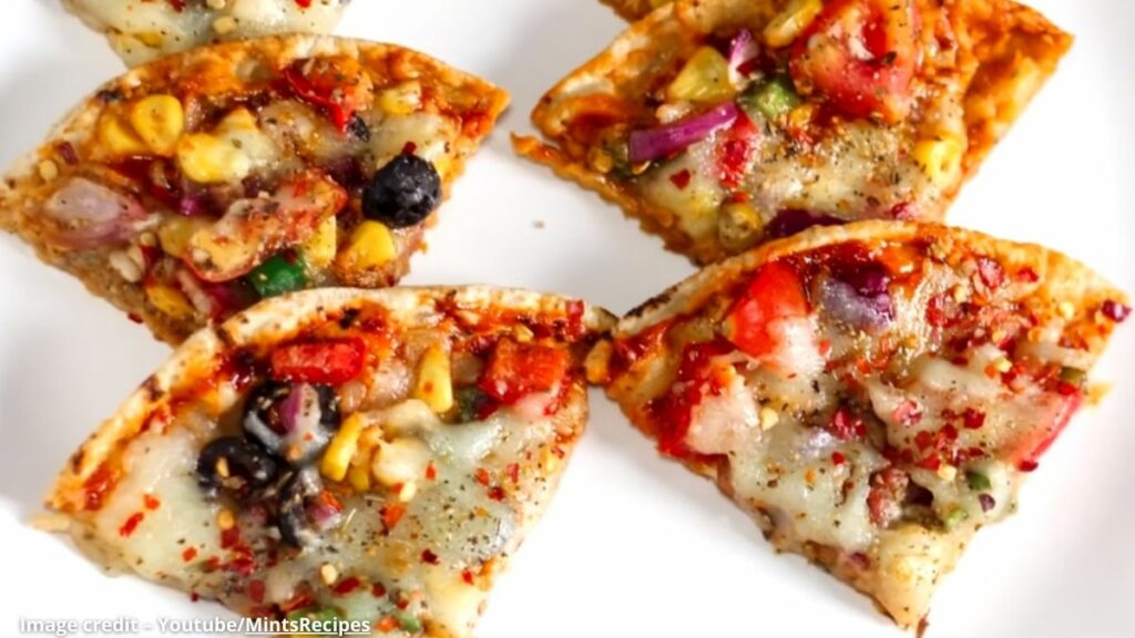 રોટલી પીઝા બનાવવાની રીત | Rotli pizza banavani rit recipe in gujarati