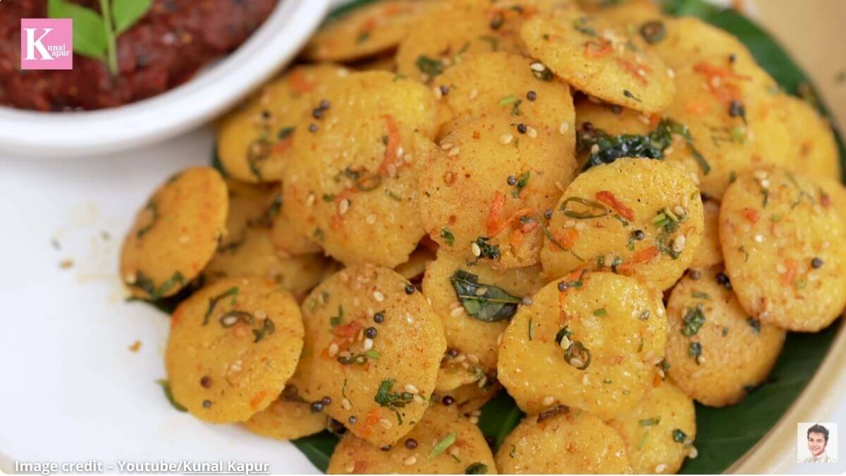 બેસન અને સોજી ની મીની ઈડલી બનાવવાની રીત | Besan soji ni mini idli ...