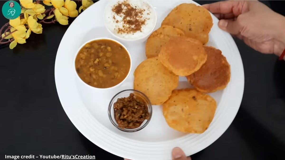 પર્યુષણ સ્પેશિયલ મગ નું ખાટું મીઠું શાક અને મસાલા પૂરી બનાવવાની રીત ...